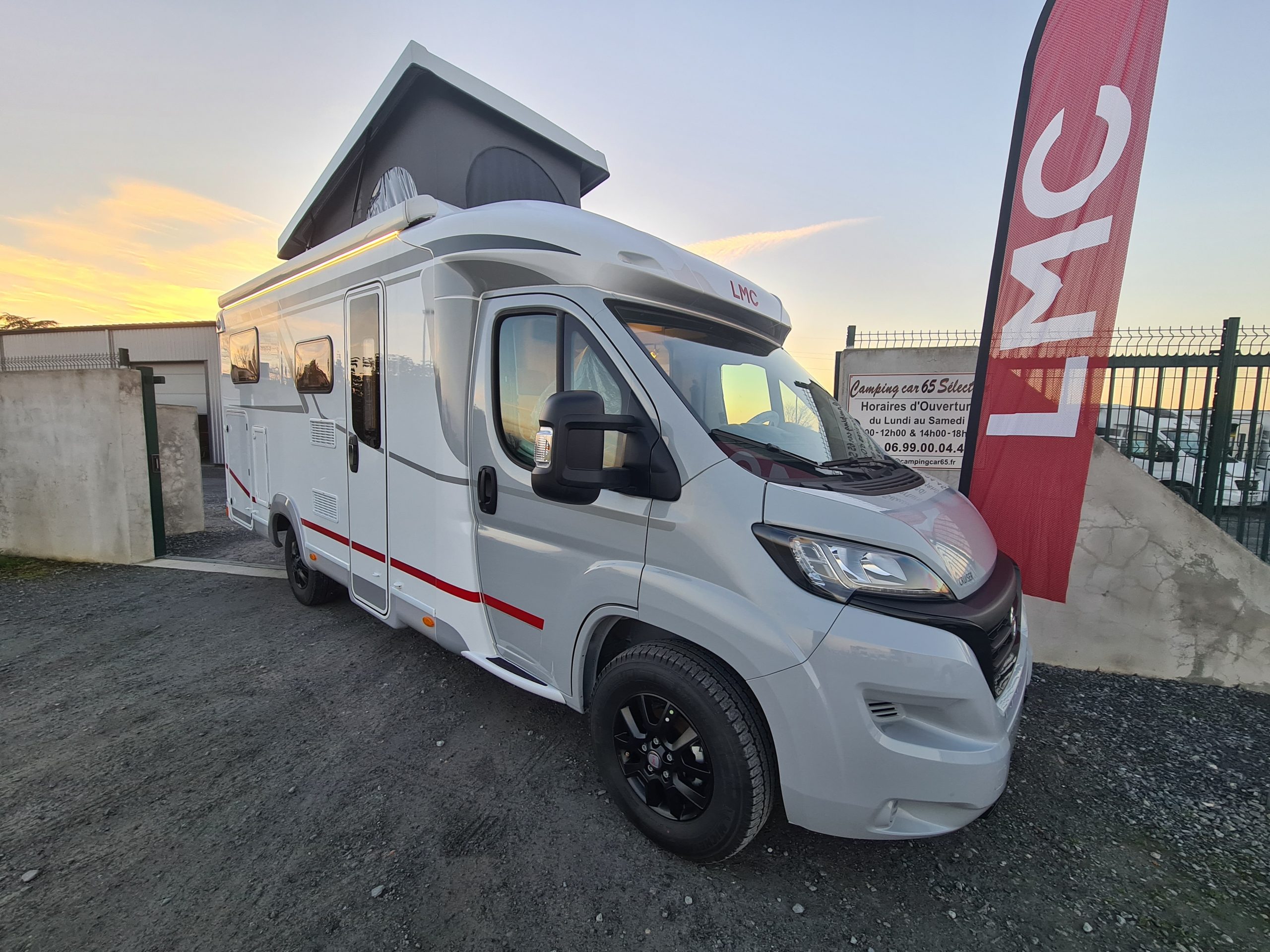 LMC Cruiser V646G - campingcar65